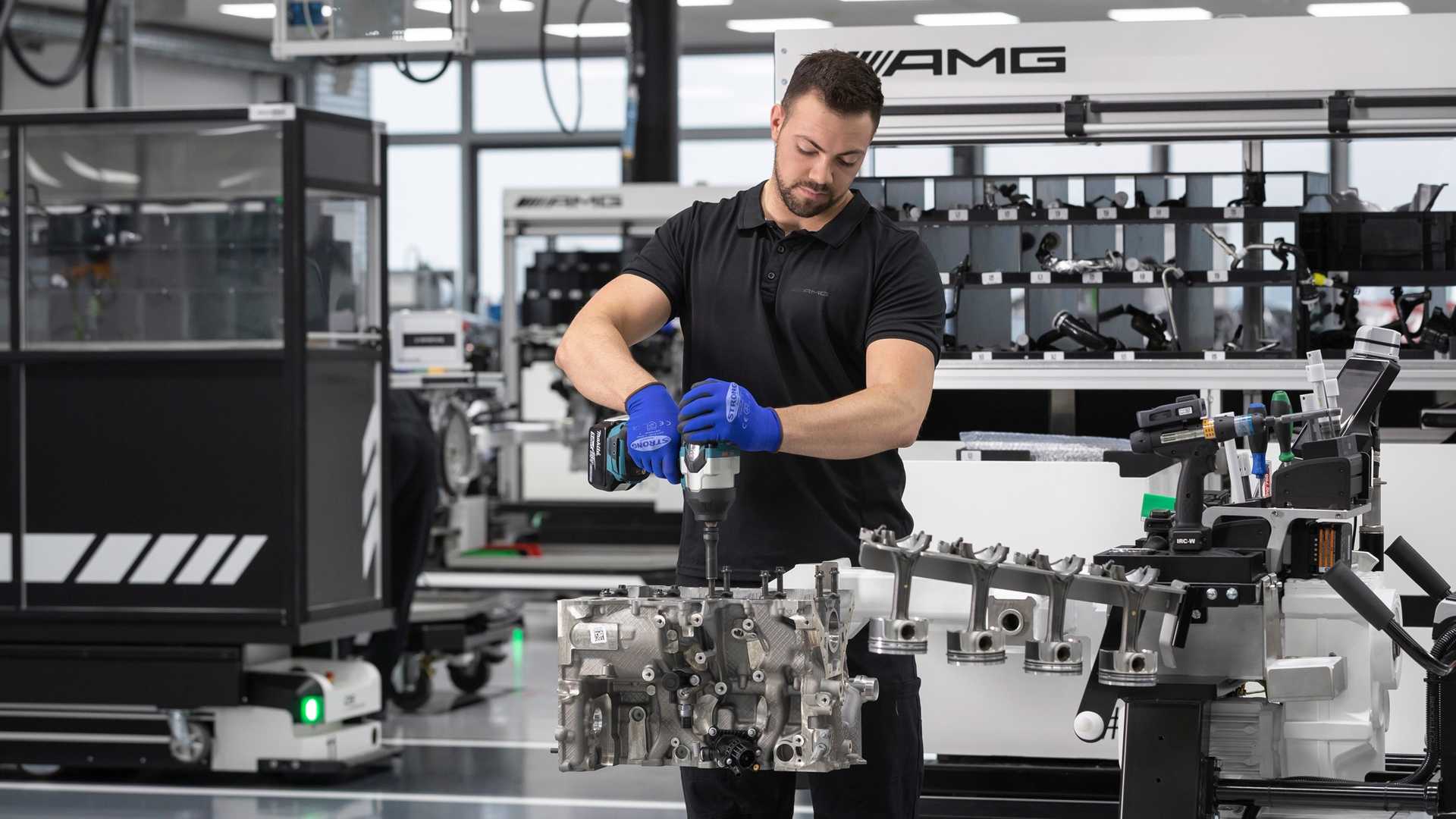 Give a look to Mercedes-AMG's new engine M139- World's most powerful 4 ...