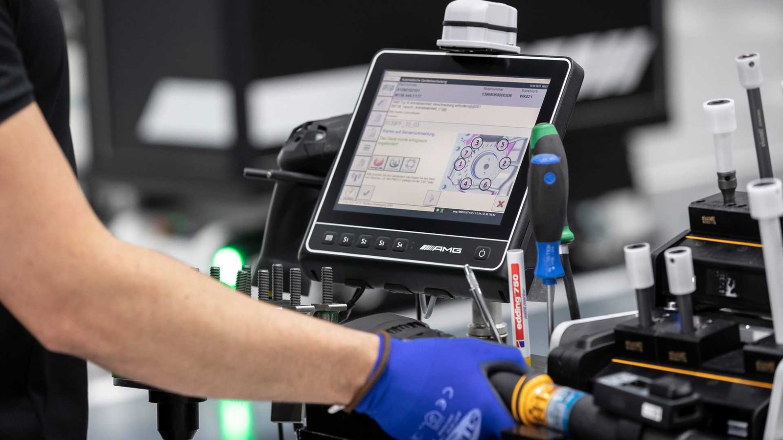 Give a look to Mercedes-AMG's new engine M139- World's most powerful 4 ...
